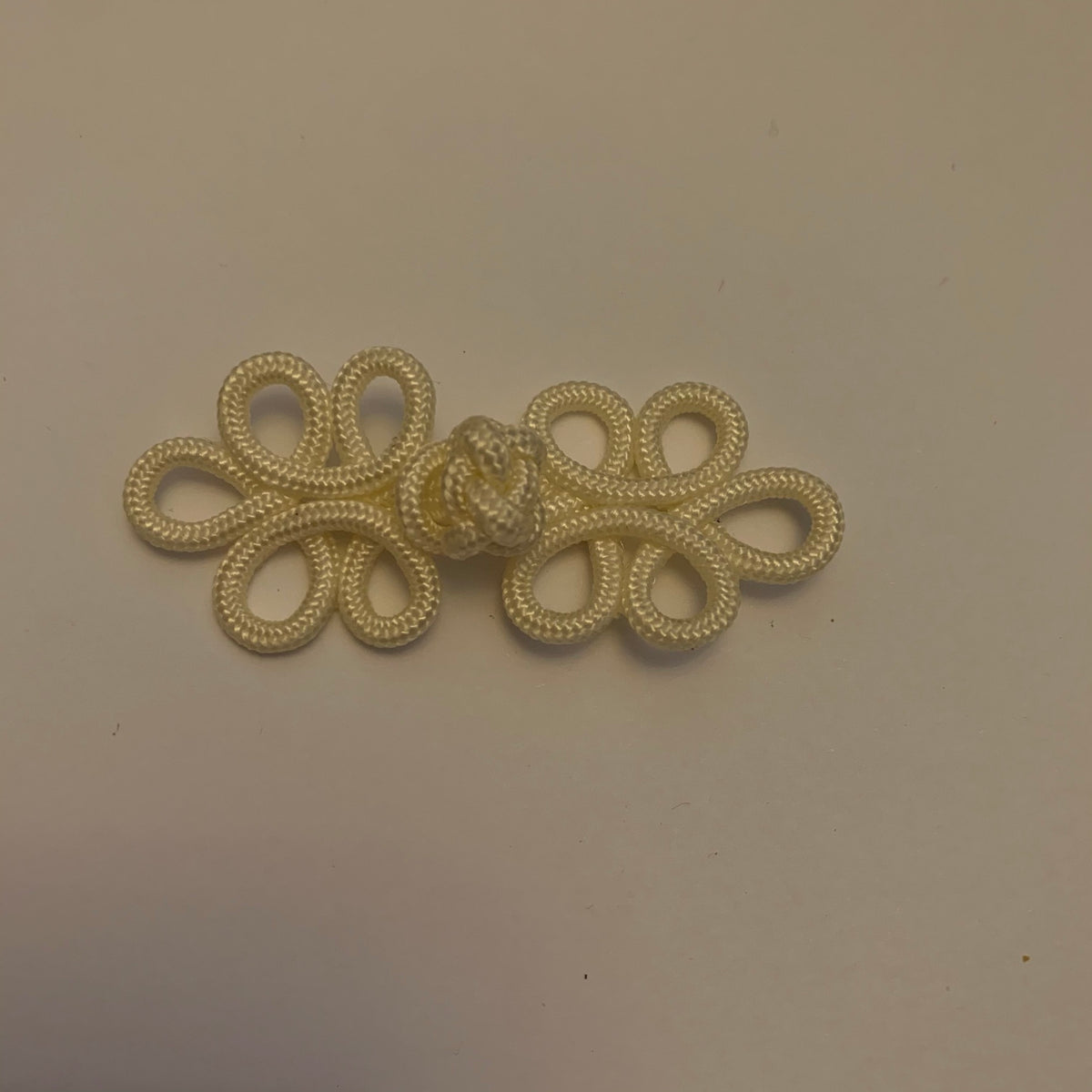 Frog Fastening Clips - 4cm - Cream – Kayes Textiles